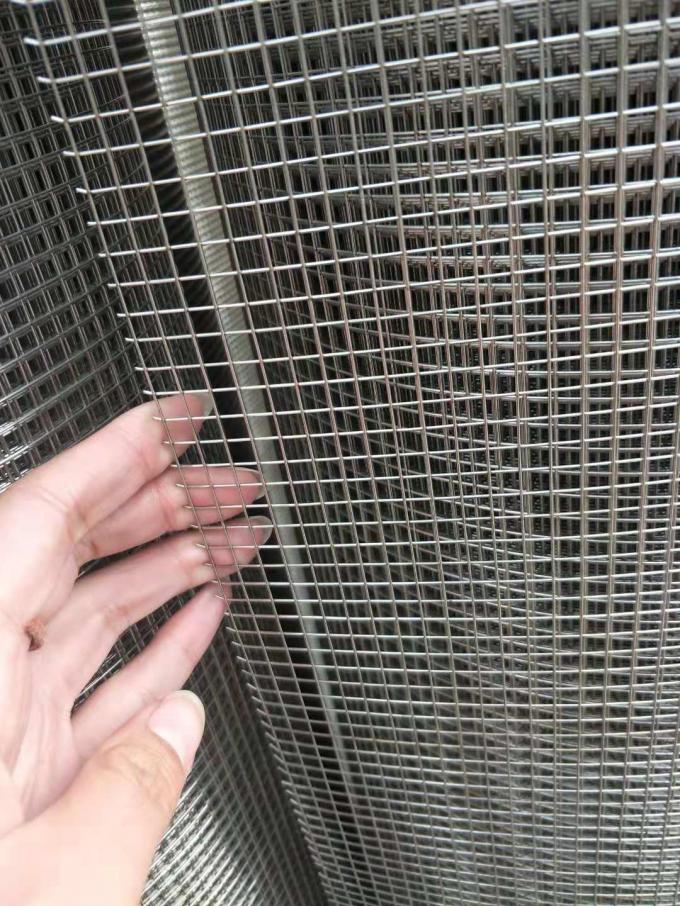 30m Length X 1-2m Width 2 Inch Welded Wire Mesh Customized